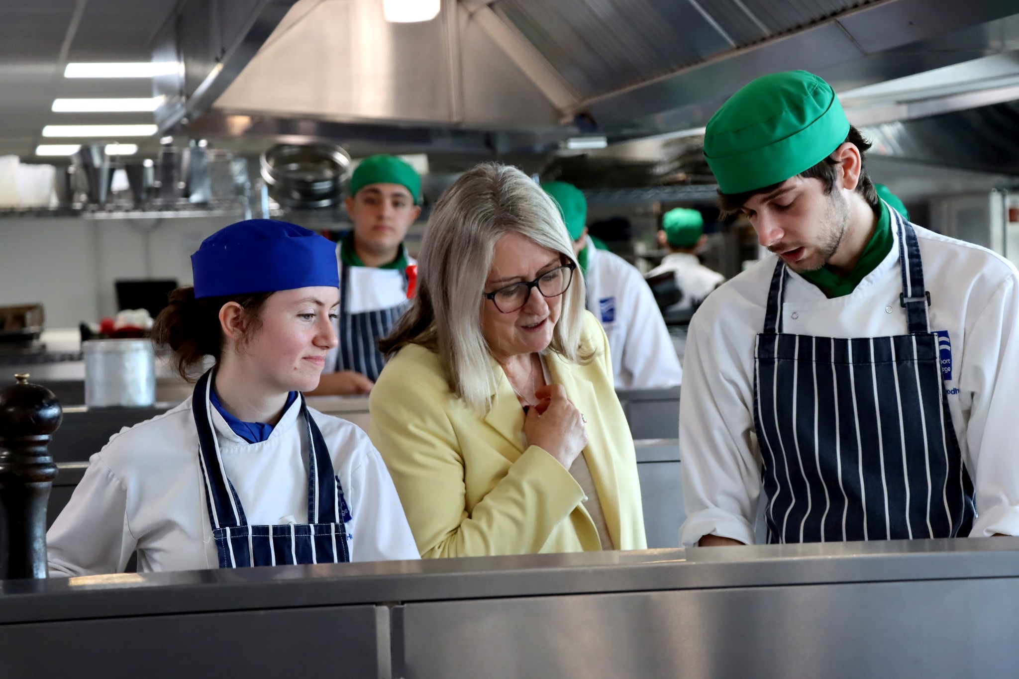 Baroness Jacqui Smith Minister of Skills visits Southport College ...